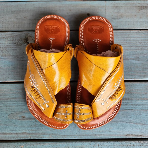 Camel Threads | Shoes | Saudi Madas Sandals Unisex Mustard Yellow ...